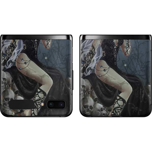 Gothic Queen with Silver Dragon by Nene Thomas Galaxy Z Flip Skin – Skinit